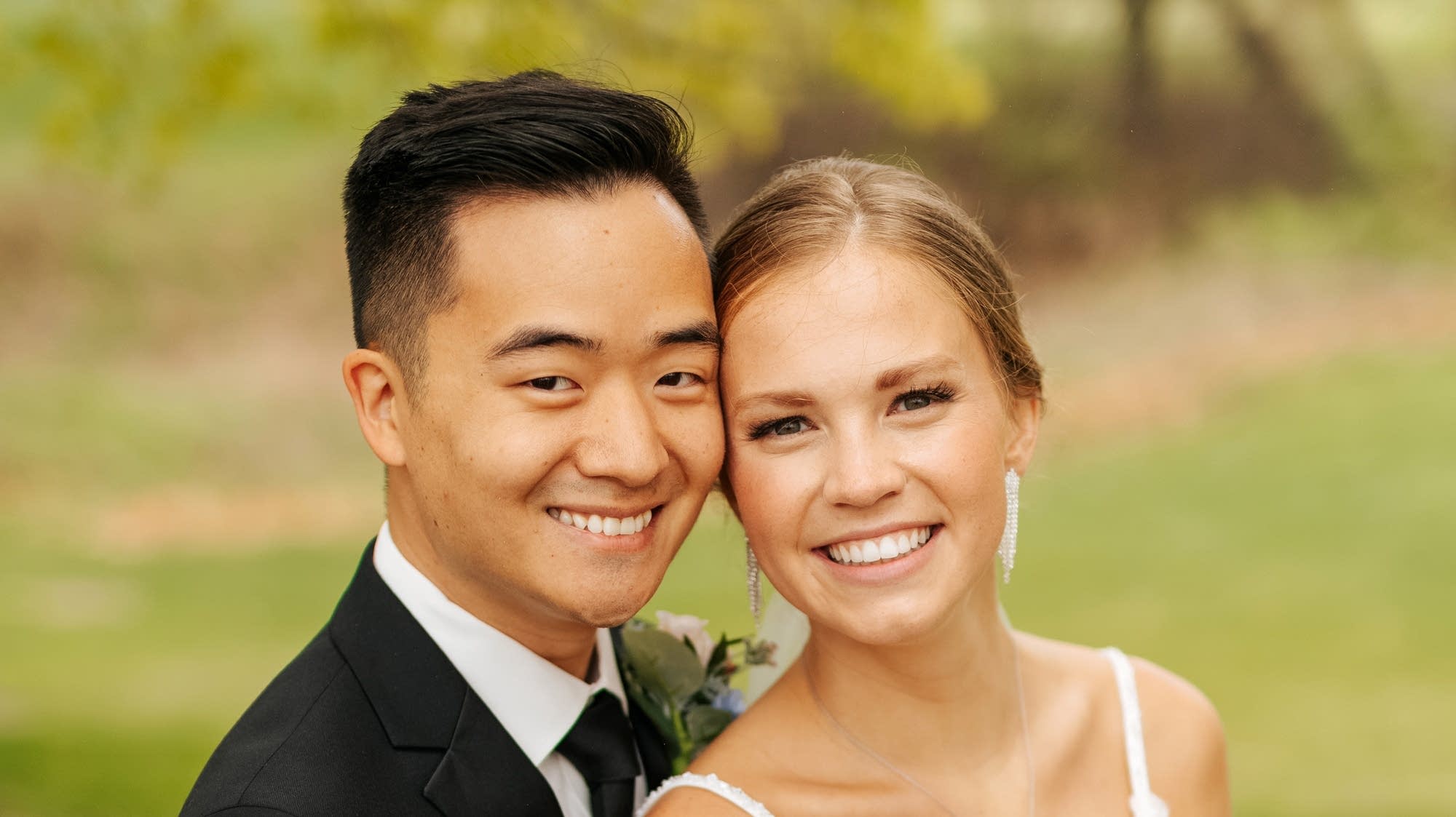 How strangers came together to pull off a wedding after venue shut down ...