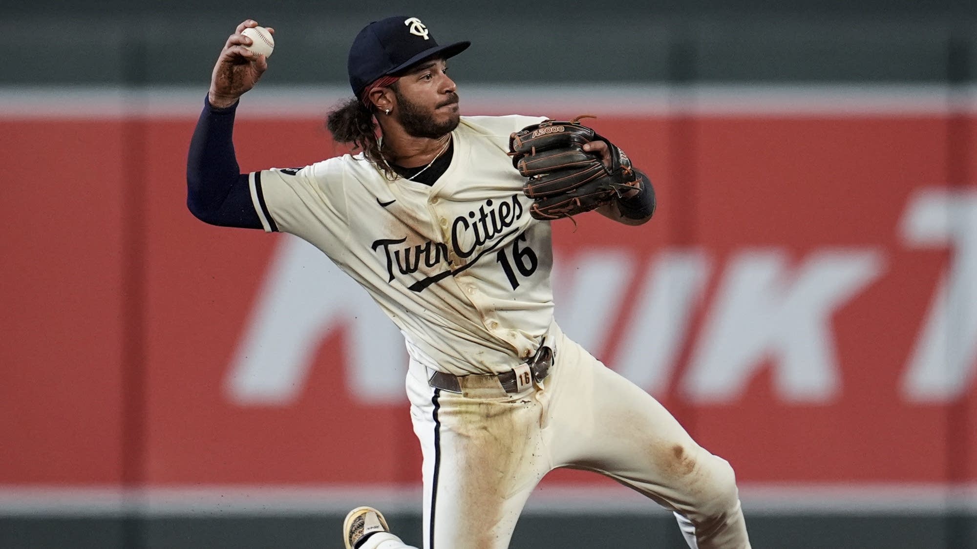 New York Yankees held on to beat the Minnesota Twins 10-9 | MPR News