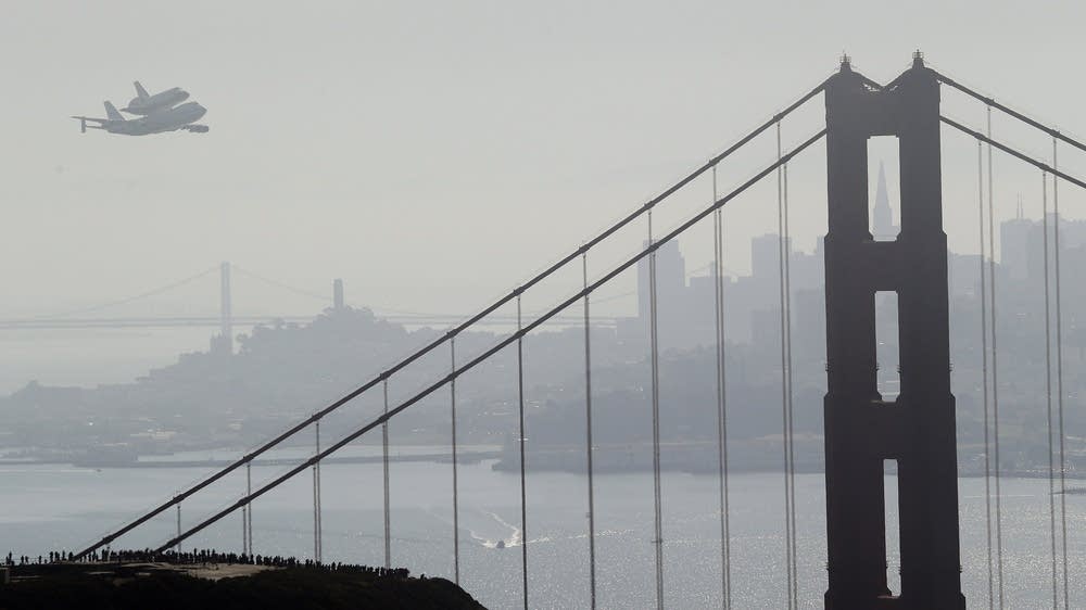 Space shuttle flies by Golden Gate Bridge | MPR News