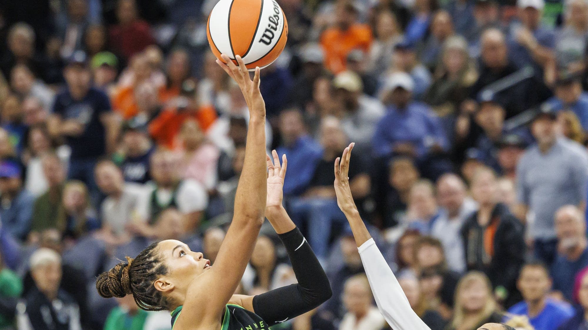 Minnesota Lynx dominate Connecticut Sun 102-63; Collier has 23 points ...
