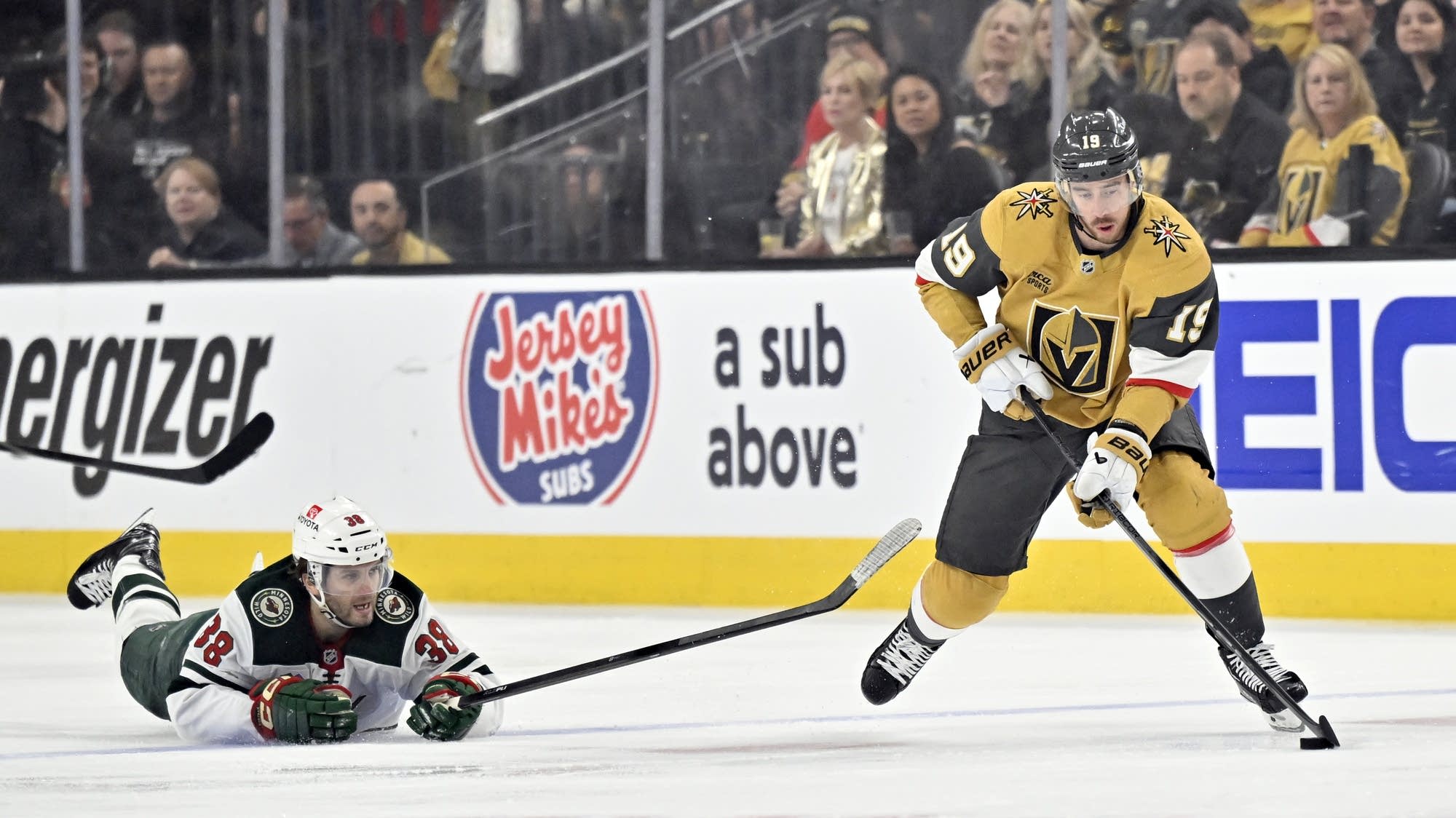 Howden’s OT goal gives Golden Knights a 3-2 win over the Wild and 3-2 ...