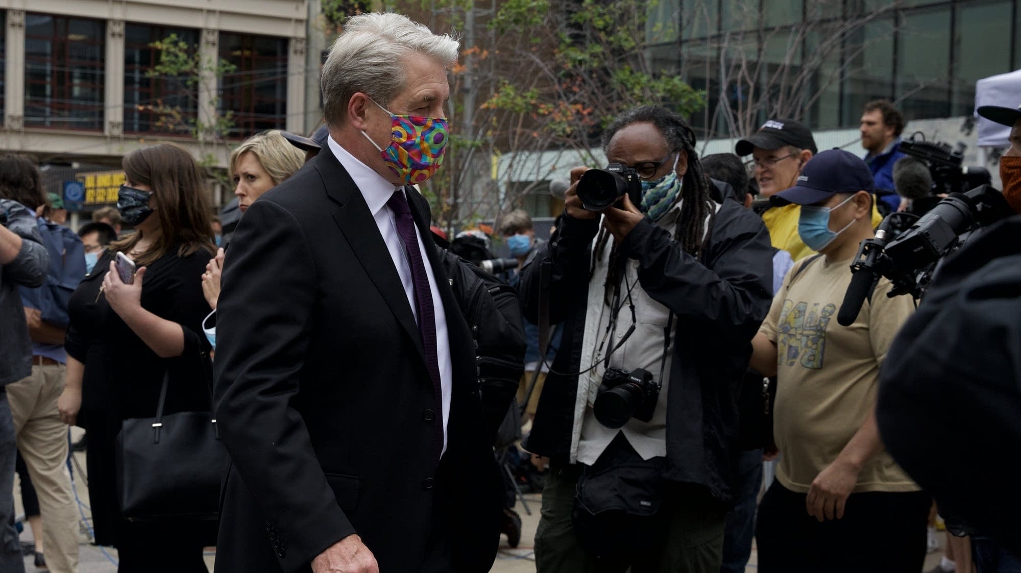 Judge warns of possible move of trial in Floyd killing | MPR News