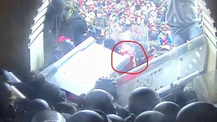 Rochester, Minn., woman pleads guilty to Jan 6. felony charge | MPR News