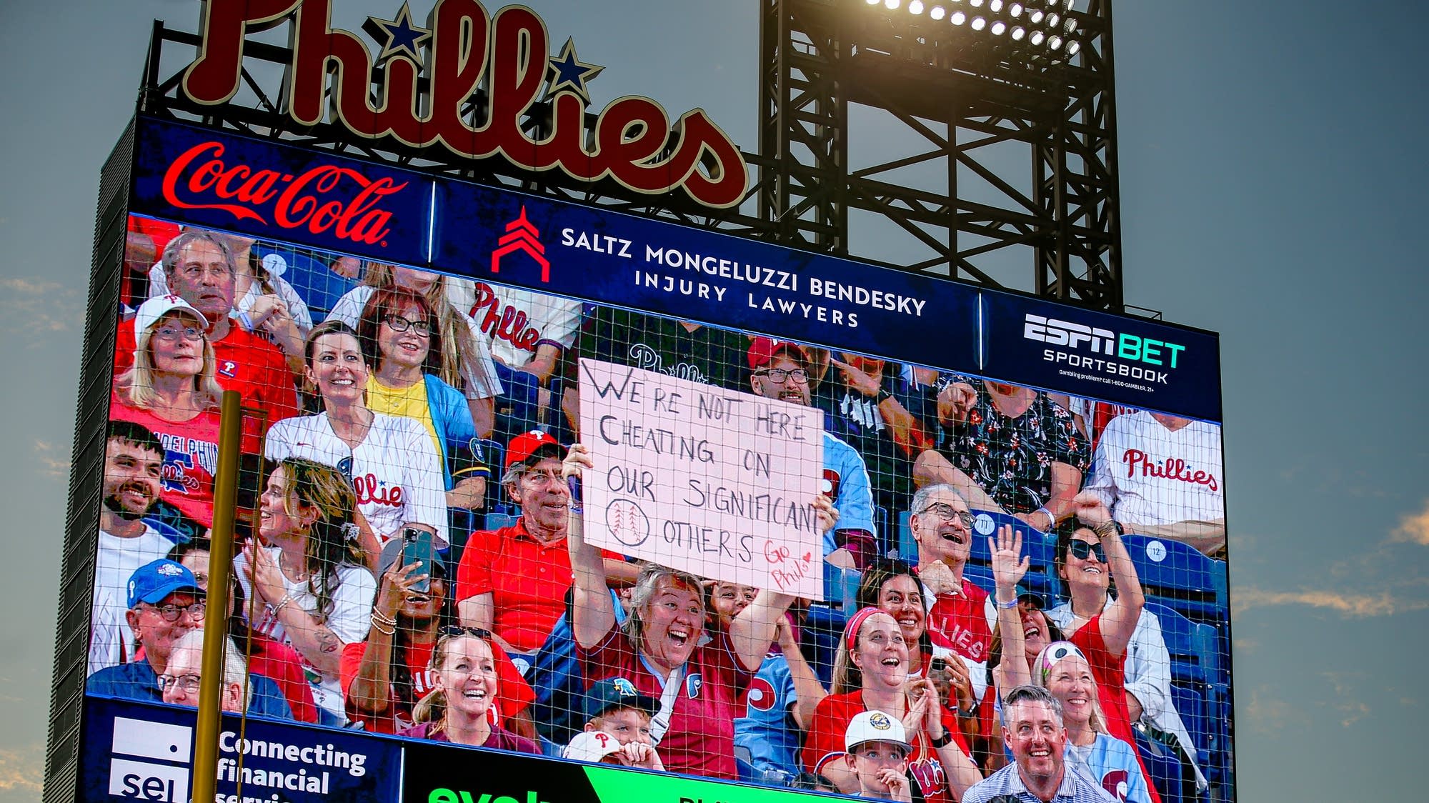 Post Coldplay drama, here’s what to know about kiss cams in the Twin ...