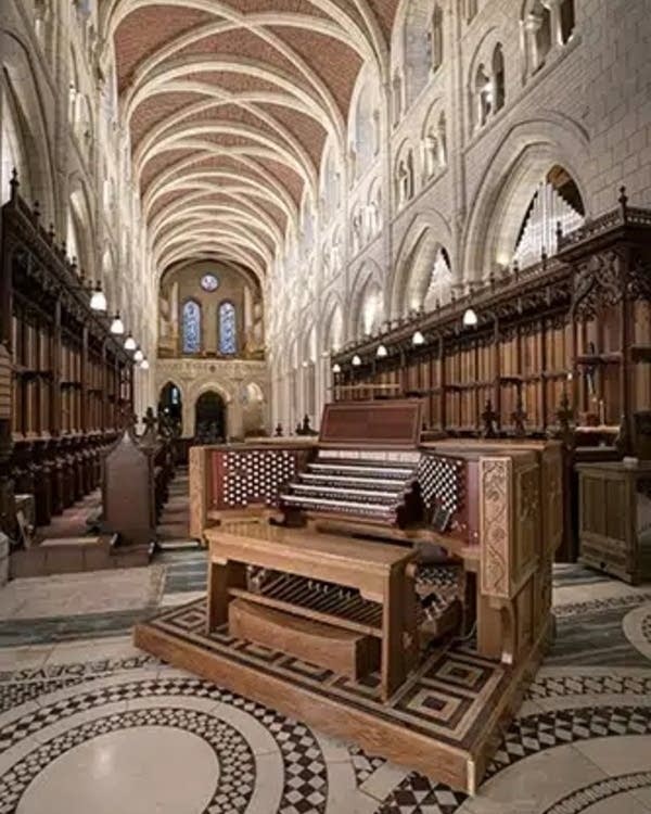 Bounteous Beauty from Buckfast | Pipedreams