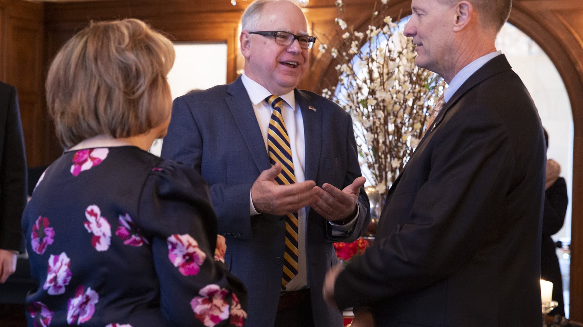 Walz aims for 'resets, fresh starts' at gridlock-prone Capitol | MPR News