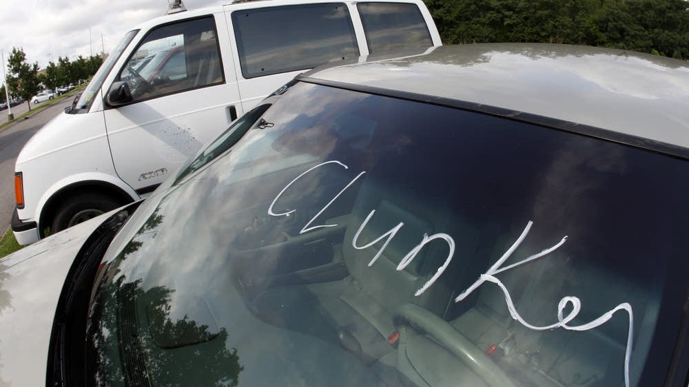 'Clunkers' program salvaging a bad year for car dealers | MPR News