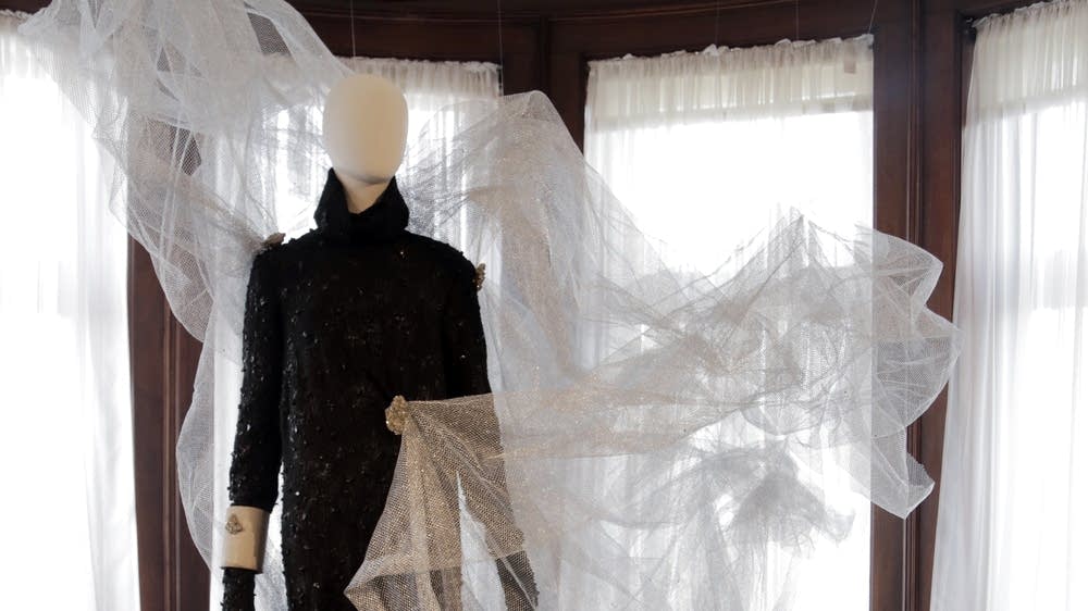 A Higgs boson dress? 'Nobel Creations' honors laureates through fashion ...