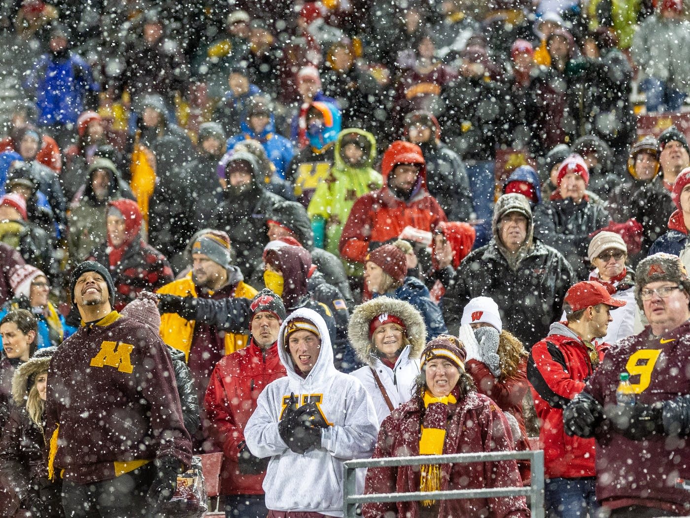 Photos: Badgers beat Gophers to reclaim Axe, earn spot in Big Ten title ...