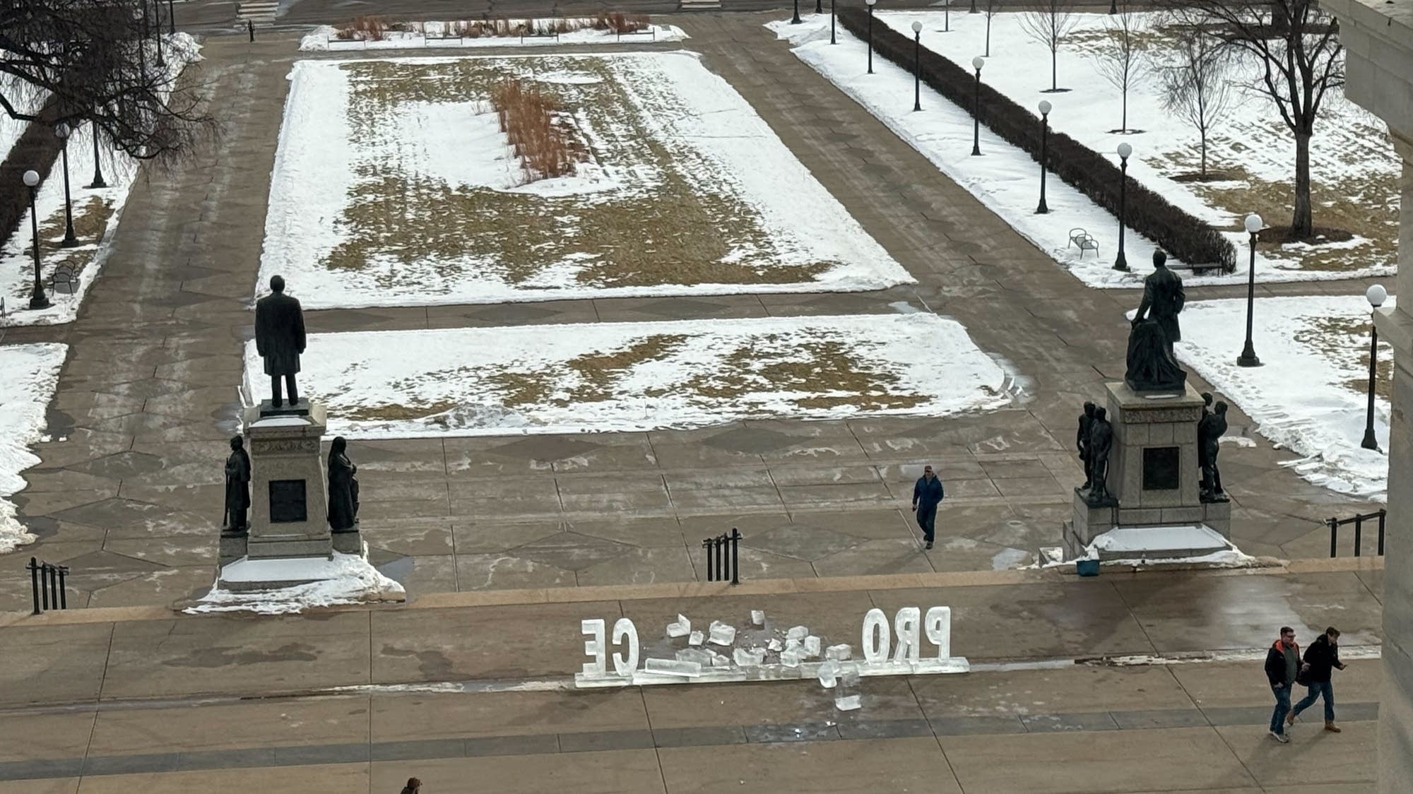 Far-right influencer Jake Lang charged with damaging ice sculpture at ...