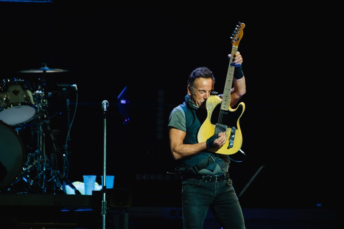 Music News: Bruce Springsteen writes school excuse note for fourth ...