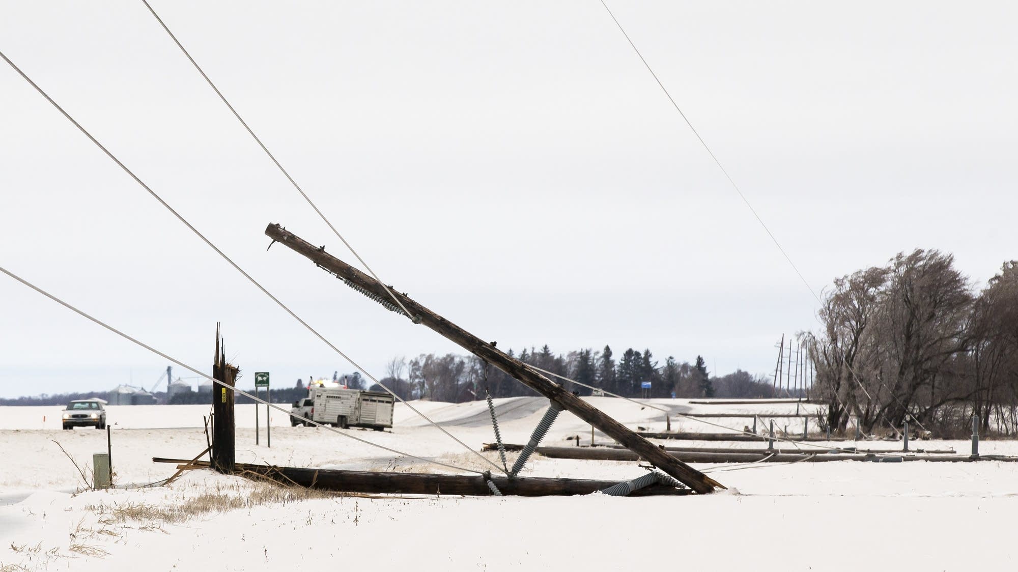 Southern MN picking up the pieces after wild April blizzard | MPR News