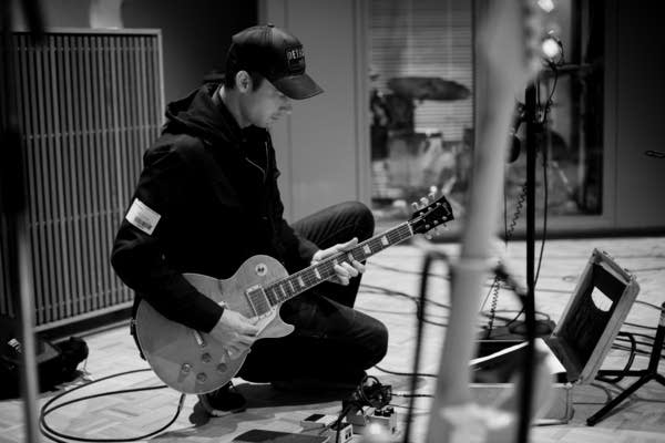 Frankie Lee performs in The Current studios | The Current