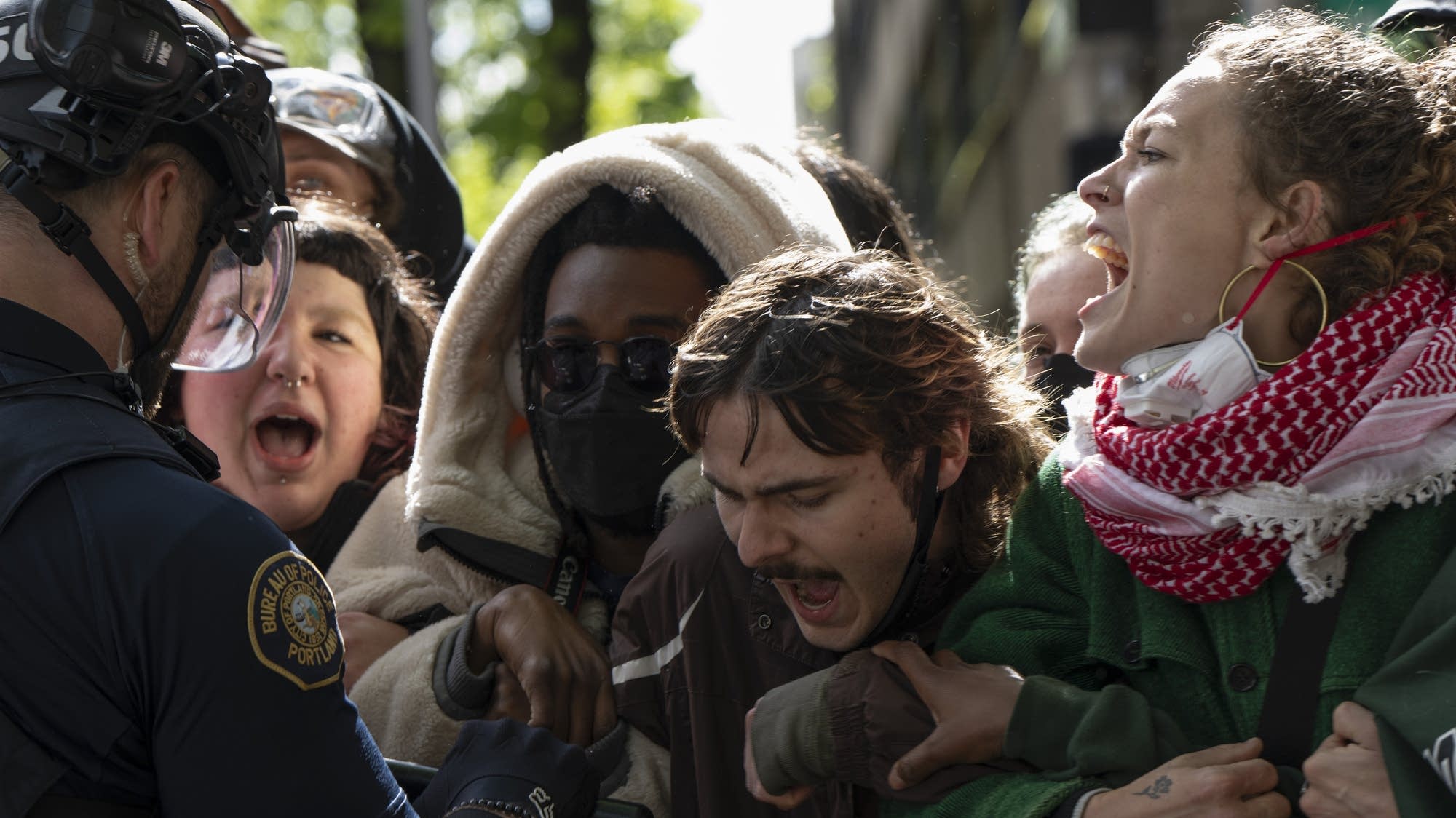 Arrests of protesters exceed 2,300 as police clear more U.S. campus ...